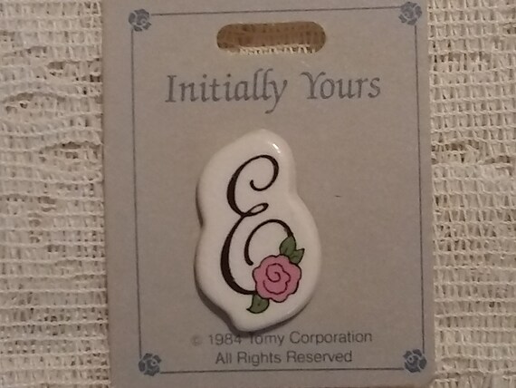 Letter E Vintage 1980s Ceramic Initial Brooch Pin wit… - Gem