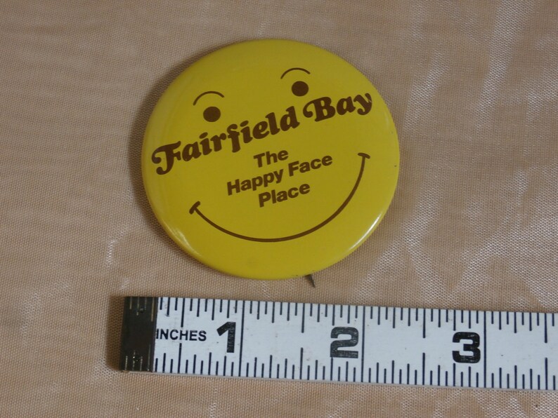 Vintage Fairfield Bay Happy Face Button Pin - 80s/90s Smiley Face - Etsy