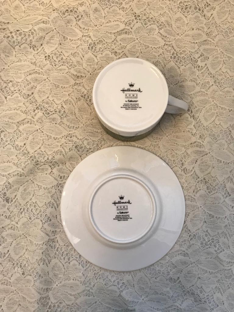 Vintage Hallmark Holiday Abundance Cups and Saucers de Sakura en verde ...