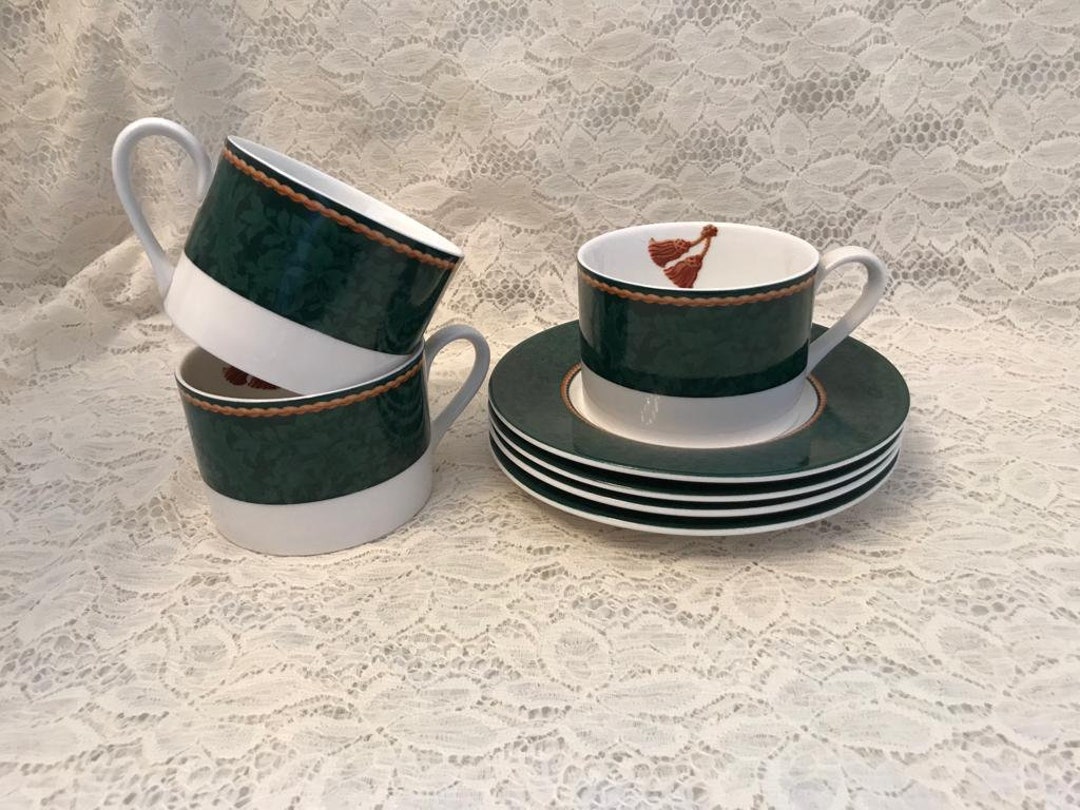 Vintage Hallmark Holiday Abundance Cups and Saucers de Sakura en verde ...
