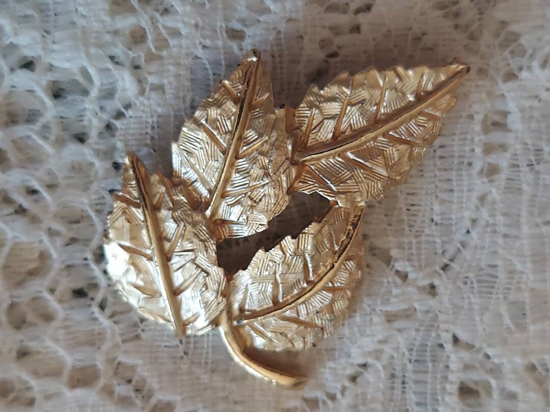 Brooch Vintage Leaf Pin Gold Toned Metal Compound Leaves Pin - Etsy