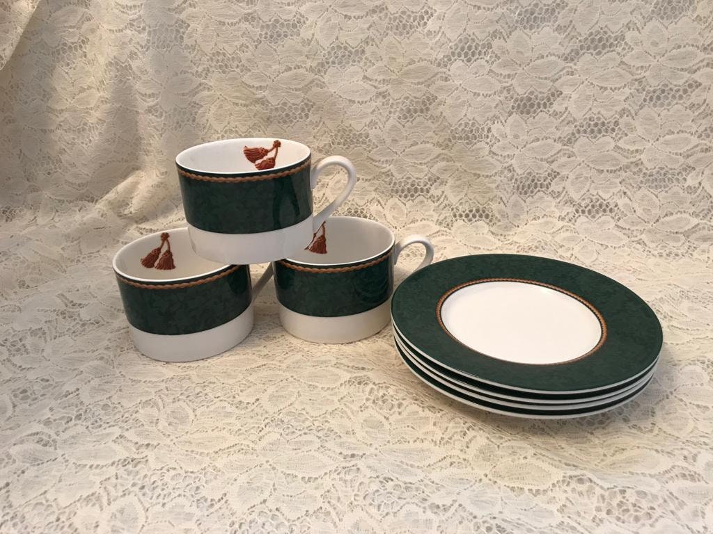Vintage Hallmark Holiday Abundance Cups and Saucers de Sakura en verde ...