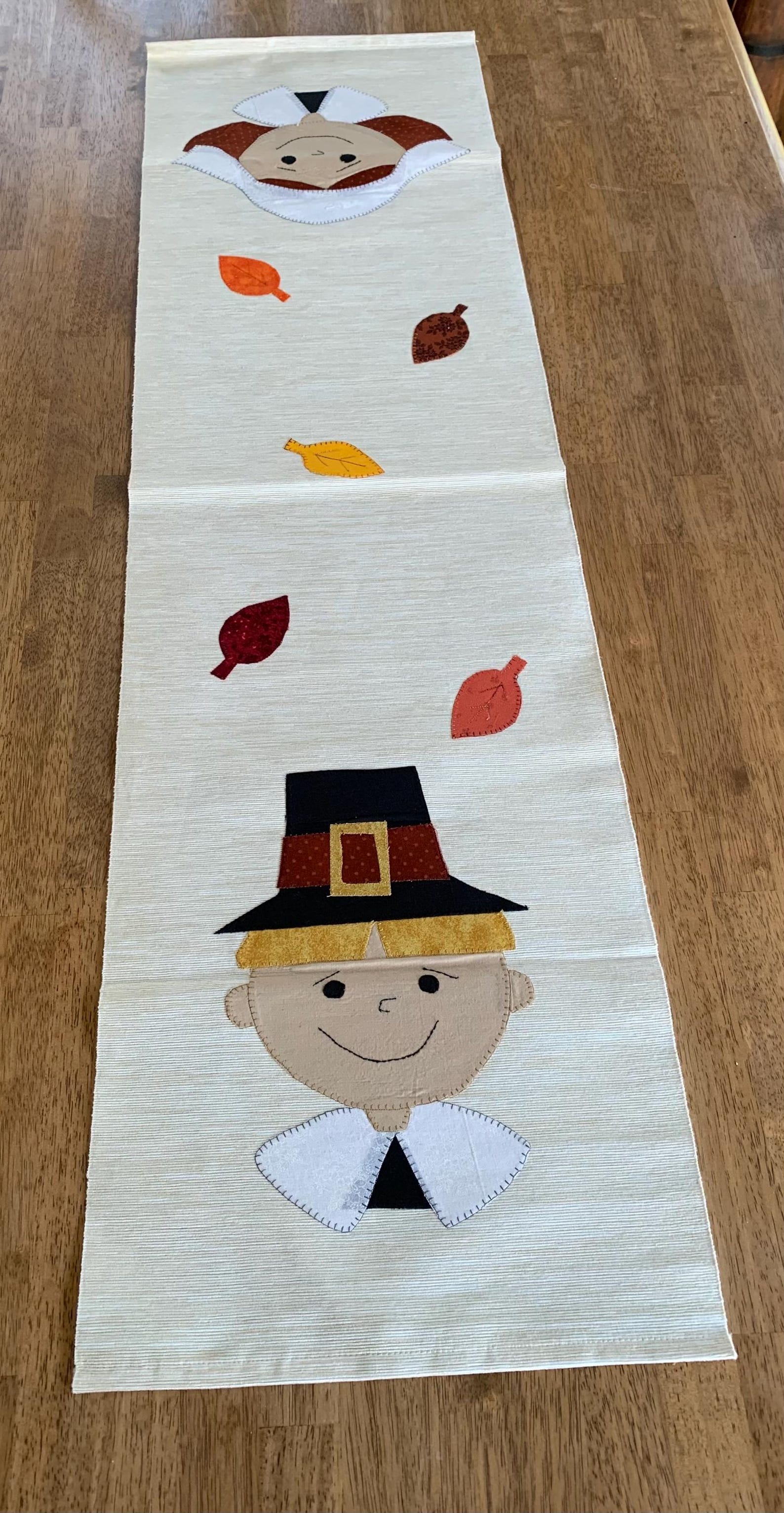 Appliquéd Pilgrims Thanksgiving Table Runner - Etsy