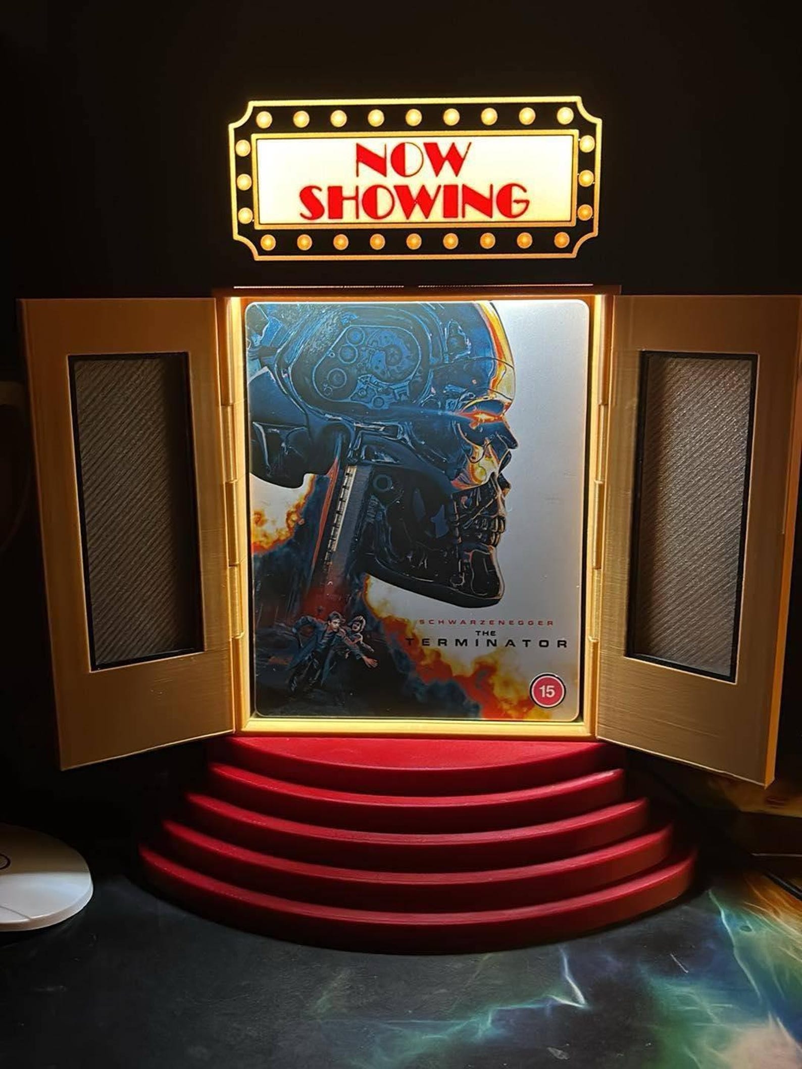 Awesome Theatre-entrance Blu-ray Display Stand – Light-up “NOW SHOWING ...