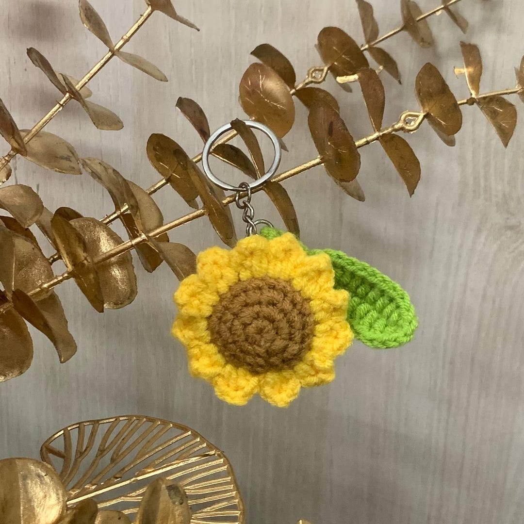 Crochet Sunflower Keychain Pattern, Crochet Keychain, Gift for Friends ...