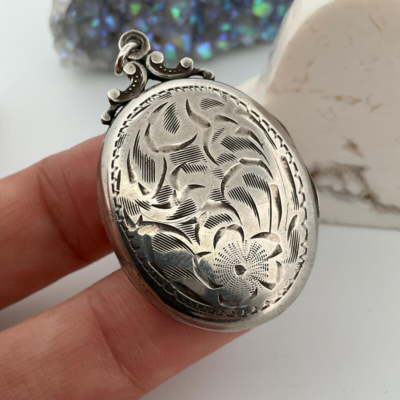 Large Oval Locket - Etsy