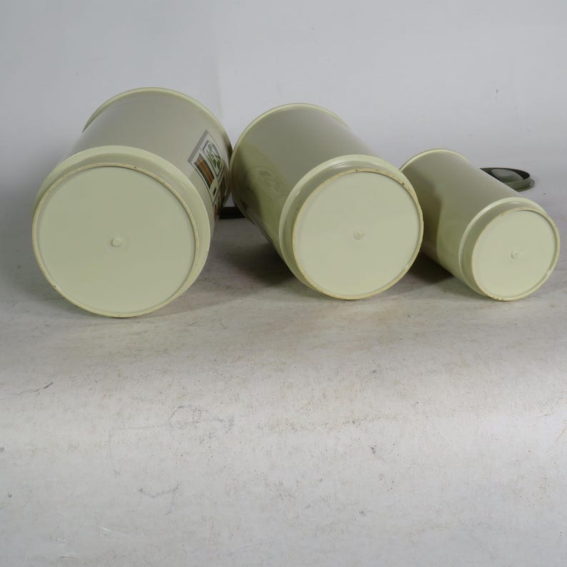 Retro Kitchen Décor - Vintage Canister Set - Beige With Nice Graphics ...
