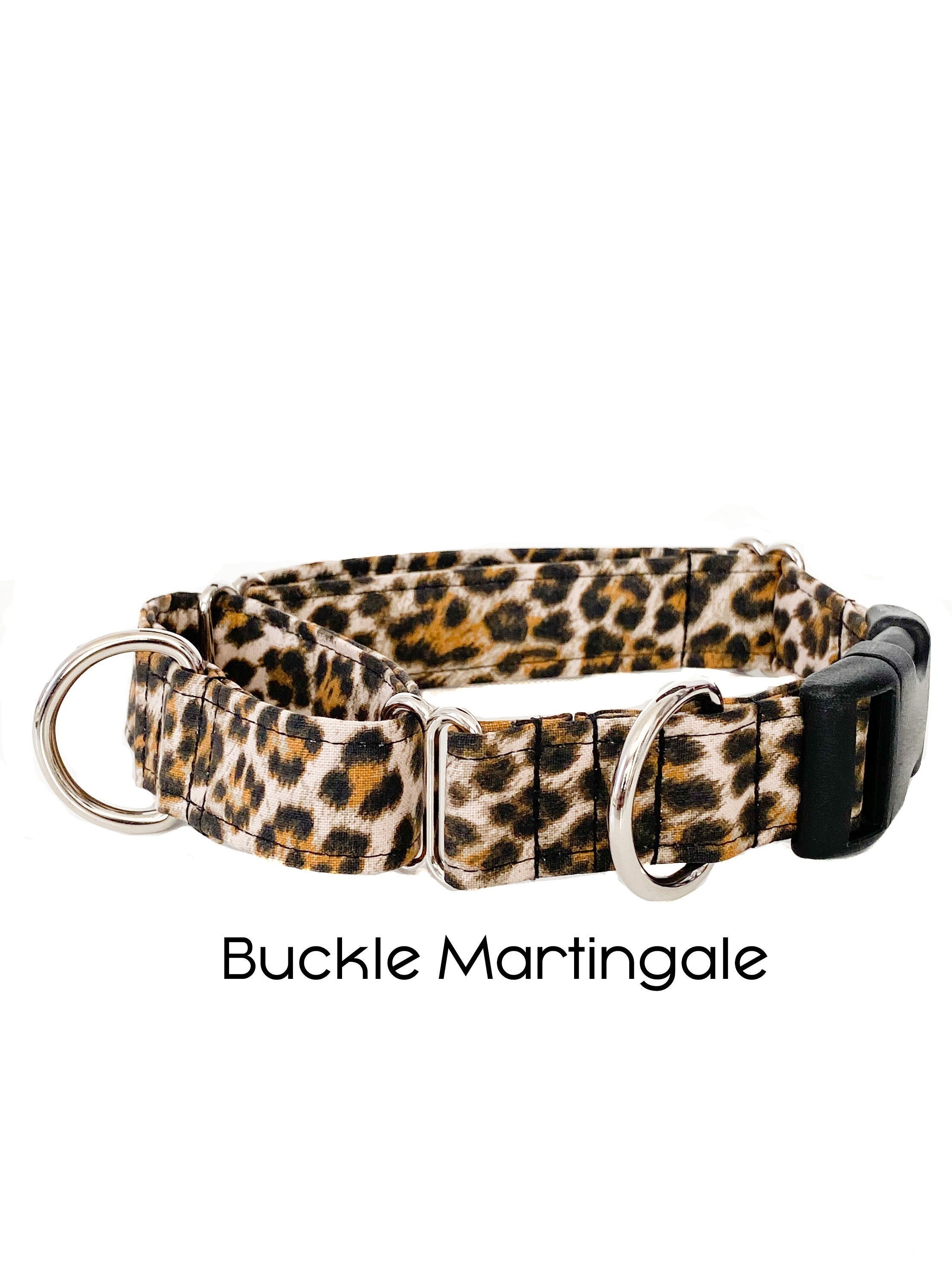 Martingale with buckle store