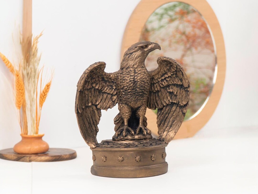 Decorative Bronze Eagle Figurine Hand-painted Resin Eagle Statue ...