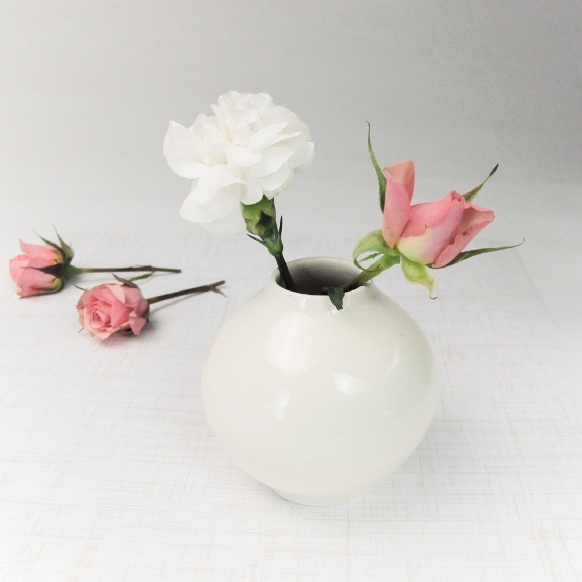 White Ceramic Round Bud Vase Modern Ceramic Home Decor White - Etsy