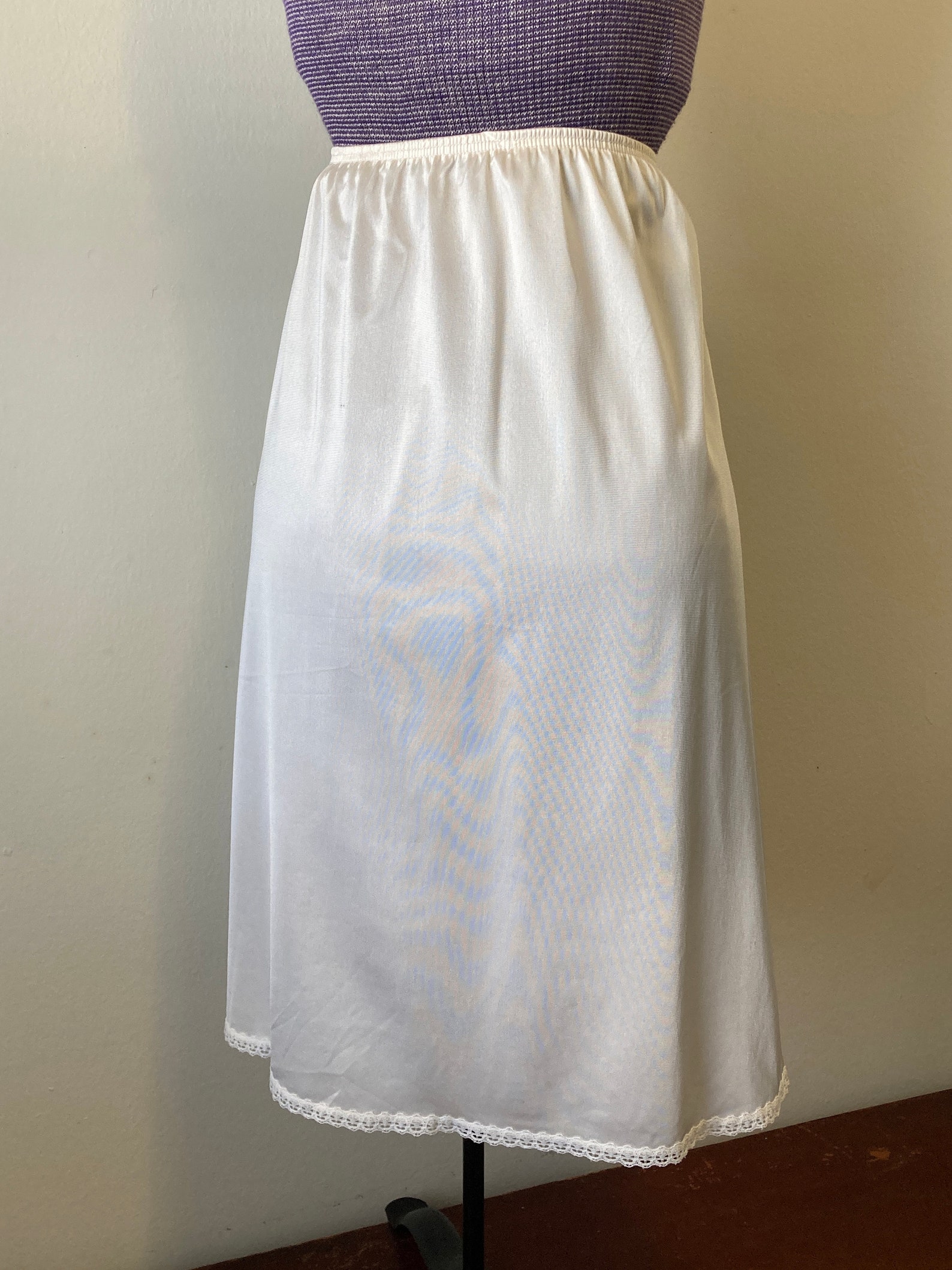 Vintage Iridescent Ivory Half Slip - Floral Appliqué - Embroidery ...