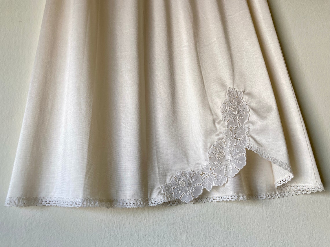 Vintage Iridescent Ivory Half Slip - Floral Appliqué - Embroidery ...