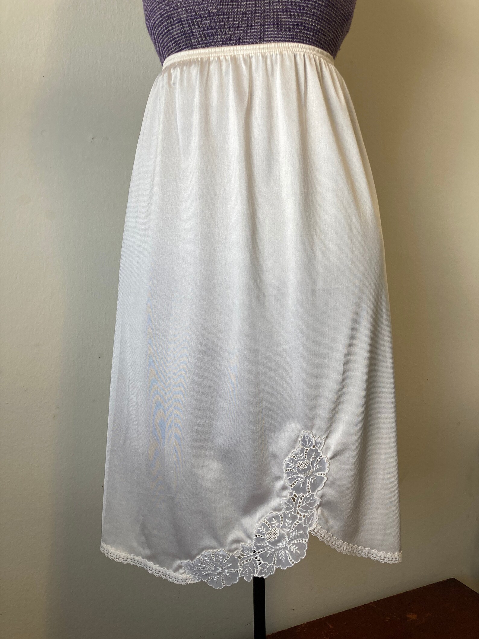 Vintage Iridescent Ivory Half Slip - Floral Appliqué - Embroidery ...