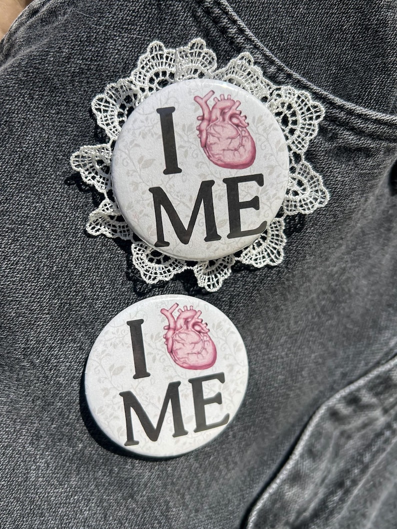 Pin-back “I Heart Me” Button Badge - Etsy