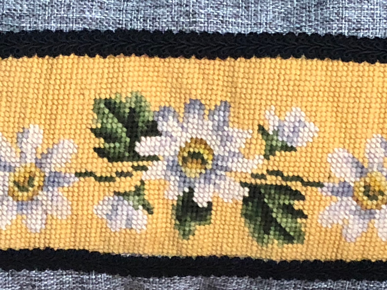 Vintage Needlepoint Daisy Pillow - Etsy