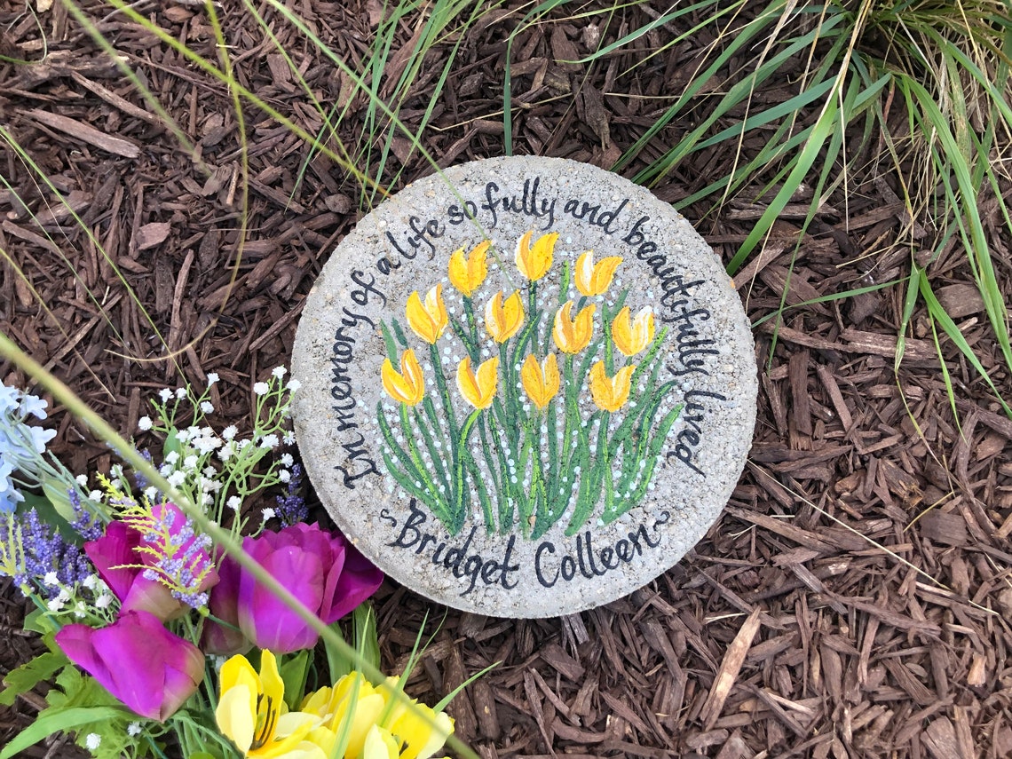MEMORIAL Stepping Stone Personalized Garden Stone Tulips - Etsy