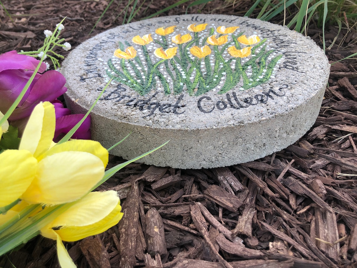 MEMORIAL Stepping Stone Personalized Garden Stone Tulips - Etsy