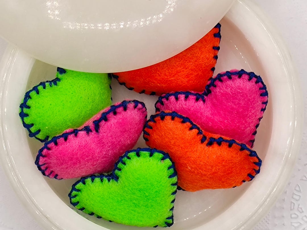 Miniature Felt Hearts, Dollhouse Miniatures, Hand Sewn Hearts ...