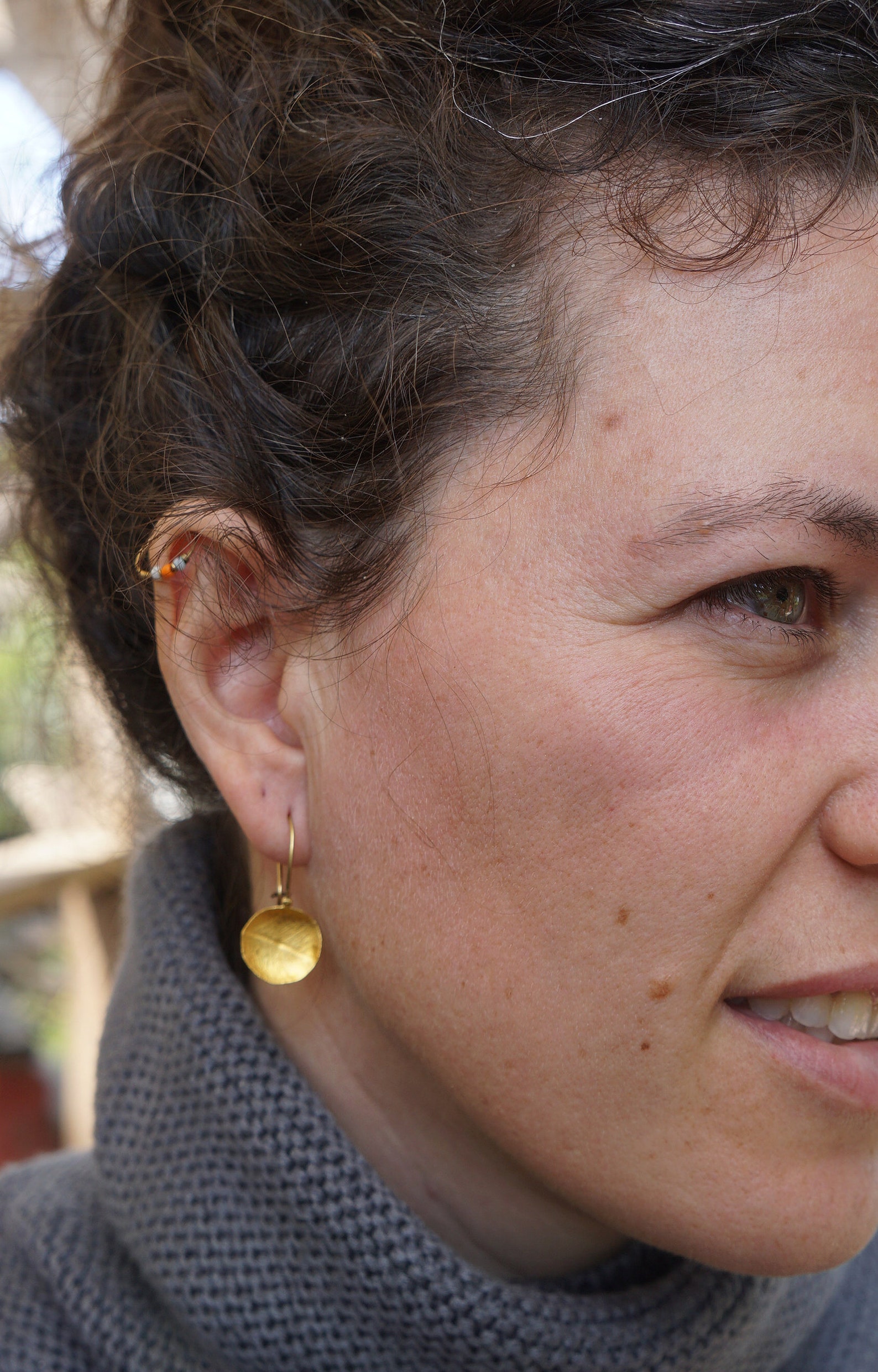 24k Solid Gold Leaf Texture Earrings gold Circle Earrings - Etsy