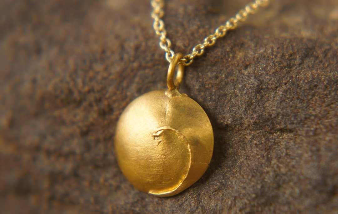 24k Gold Shell Pendant//basic Gold Necklace//24k Gold Circle Pendant ...