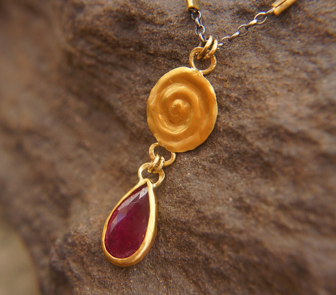 Round Circle Wire Spiral Pendant , 24k Gold Necklace, Gold Spiral ...