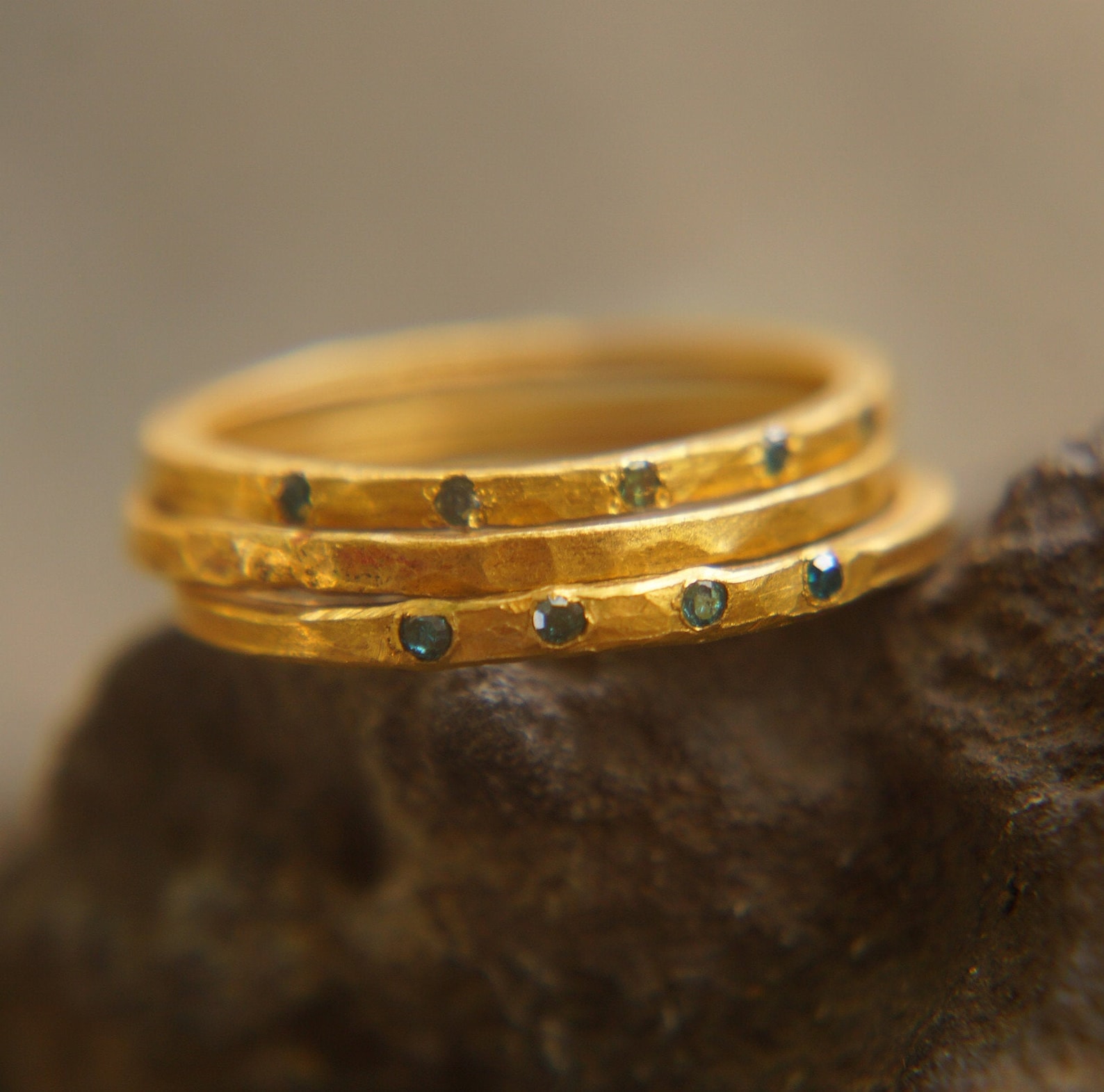 Blue Diamonds Ring Set//22k Gold Diamonds Ring//hammered - Etsy