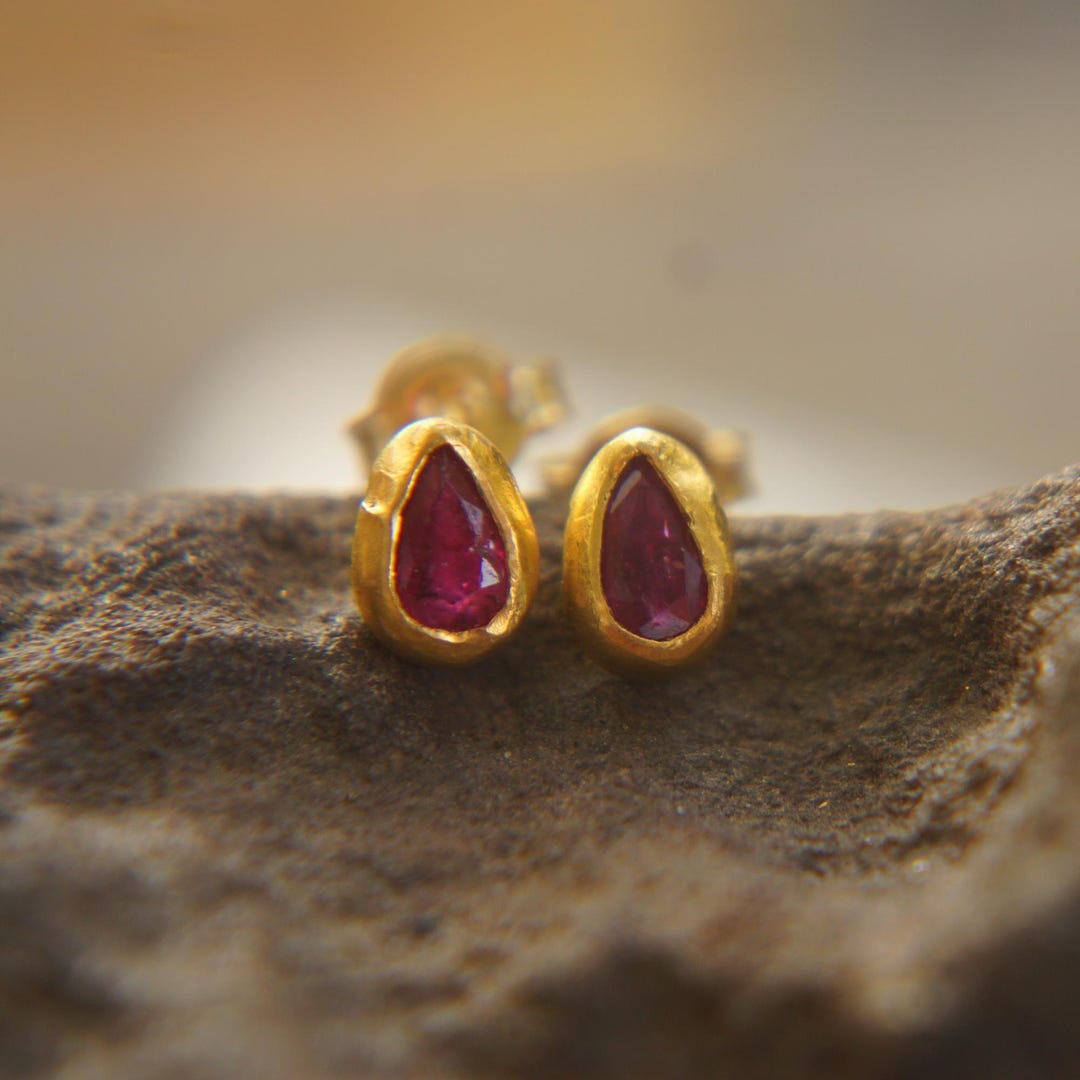 24k Gold Drop Ruby Earrings//24k Pear Ruby Studs//gold Ruby Earrings ...