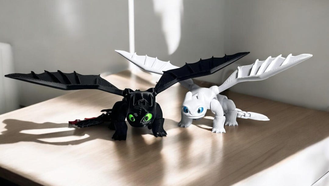 How to Train Your Dragon 3D Printed Toothless and Light Fury Figures ...