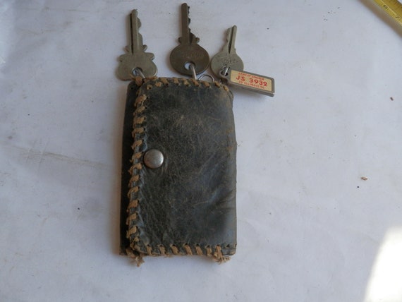 antique leather key holder with keys and 1966 Illinoi… - Gem