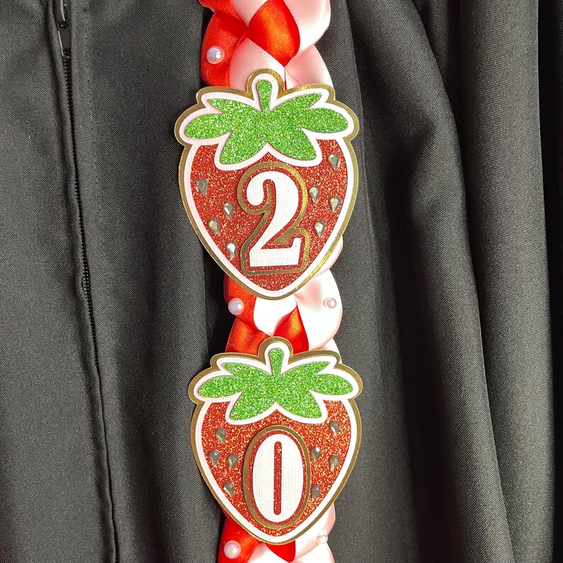 Strawberry Graduation Lei - Personalized Class of 2025 Ribbon Lei - Etsy