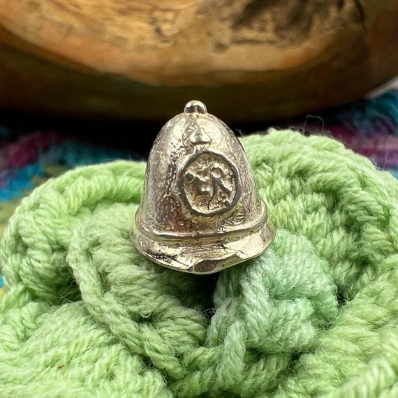 1960s Silver English Bobby Police Helmet / Hat "ER" E… - Gem