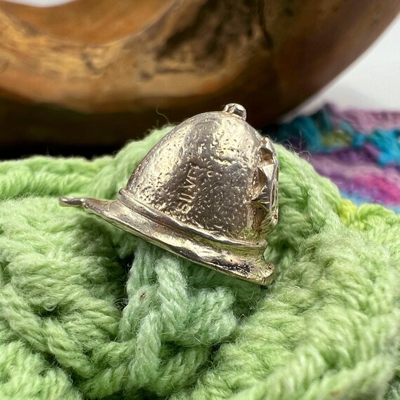 1960s Silver English Bobby Police Helmet / Hat "ER" E… - Gem