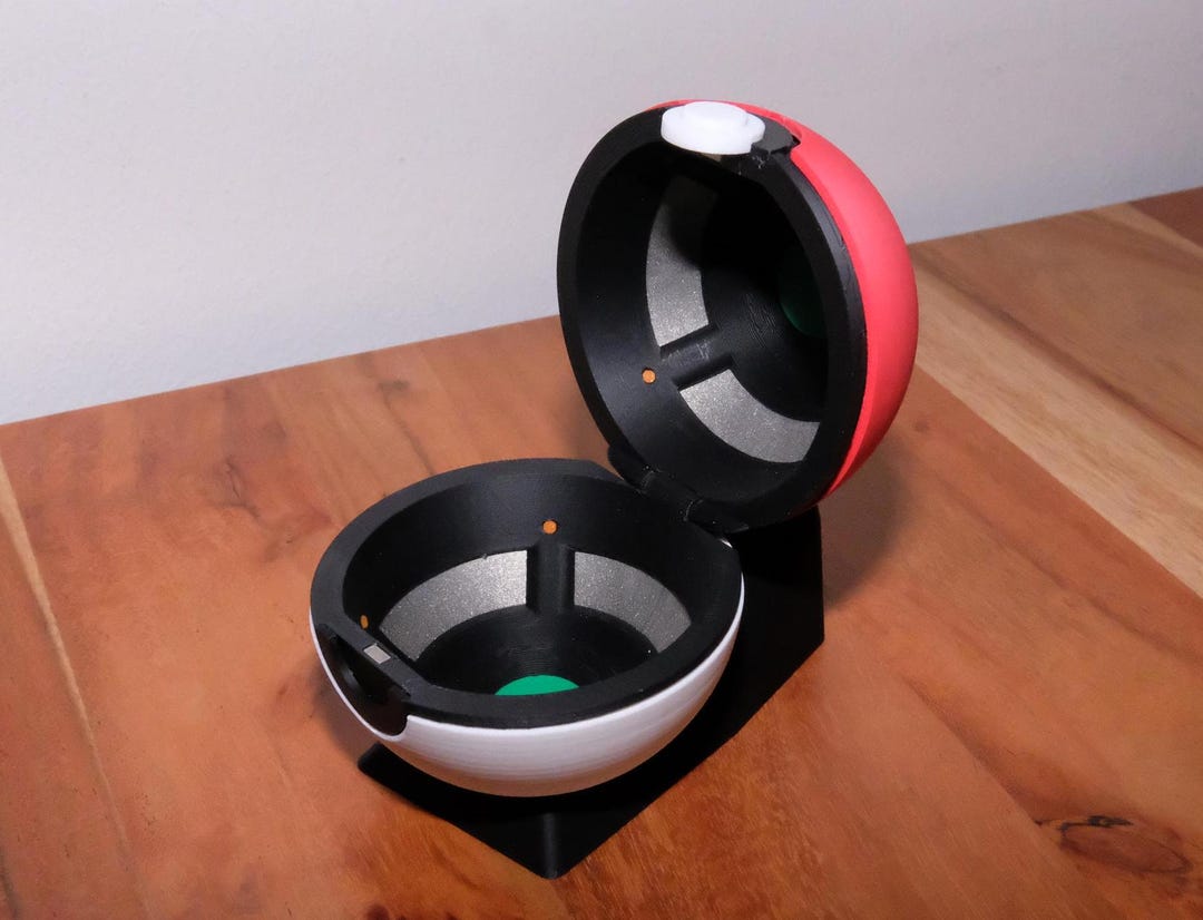 Realistic Poké Ball | Pokeball | 3D Printed | Pokemon | Cosplay ...