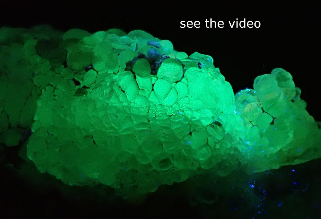 20055 Hyalite Opal UV Reactive Fluorescent Hyalite Opal Specimen 55 X ...