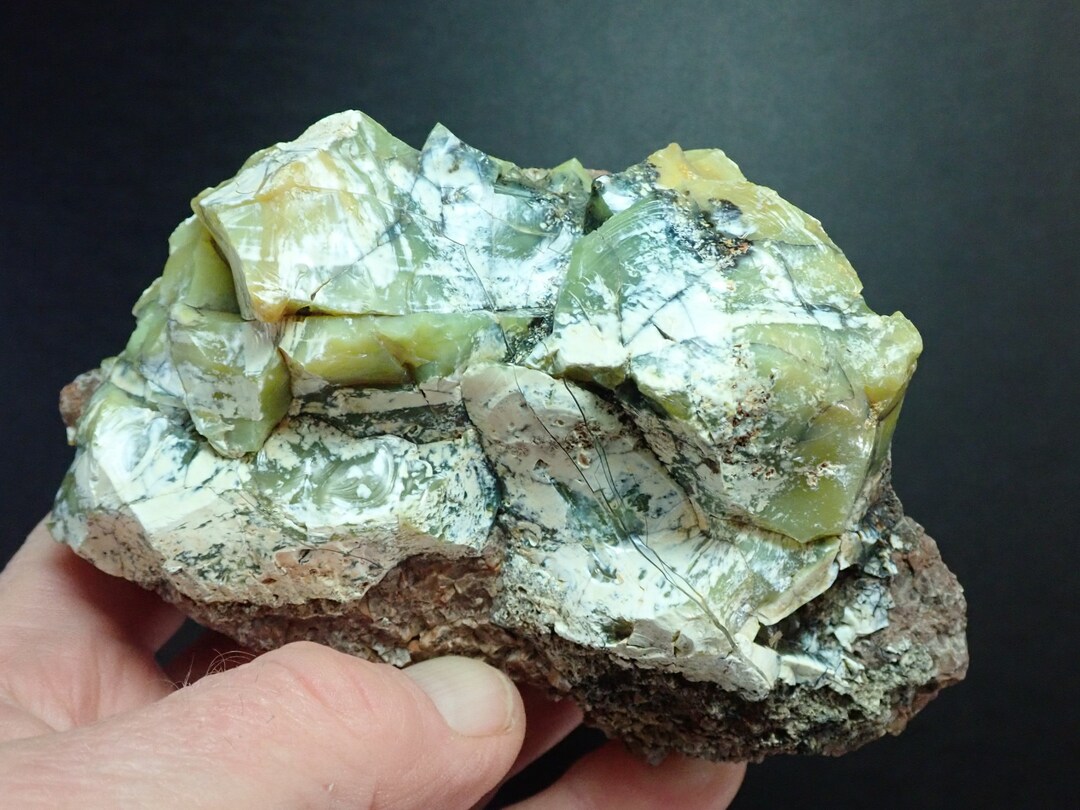 30134 Fluorescent Opal Cabinet UV Reactive Yellow Green Opal Specimen ...