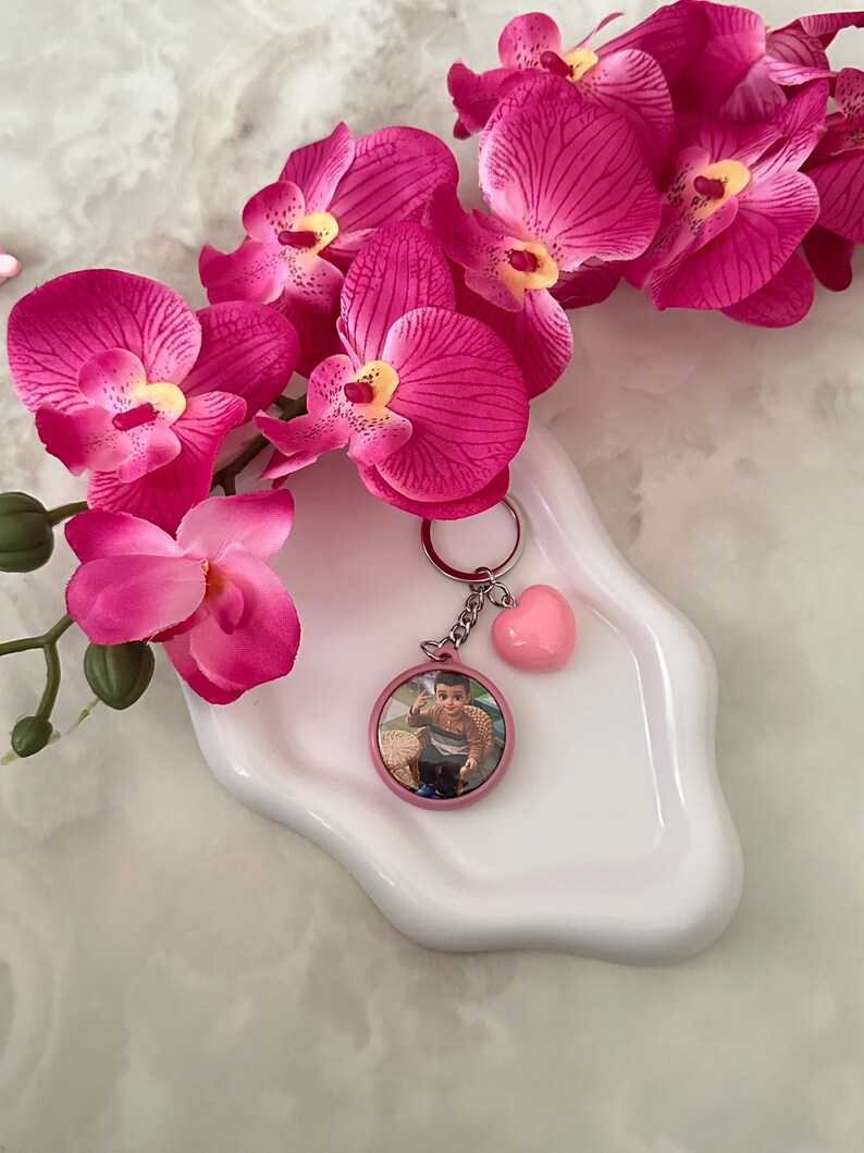 Personalized Keychain – Photo, Name and AI Animated Photo - Etsy
