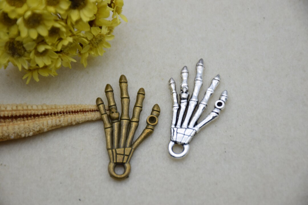 10 Skull Skeleton Hand Charm Pendant,ornament Necklace Charm,jewelry ...