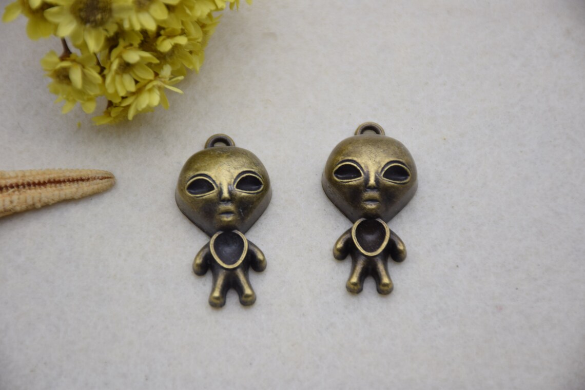 12 alien charm pendantET ornament necklace charmjewelry | Etsy