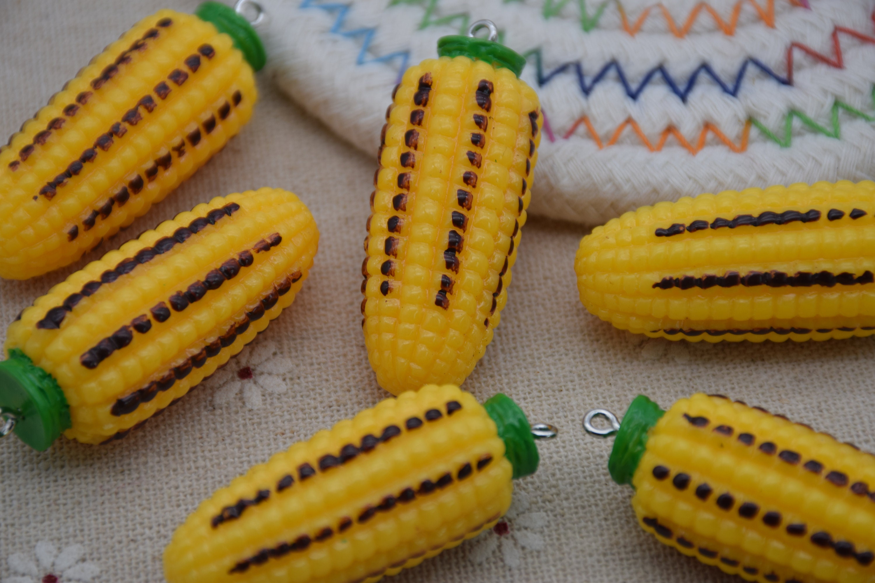 10 resina maíz maíz encantos pendientes collar pulsera | Etsy