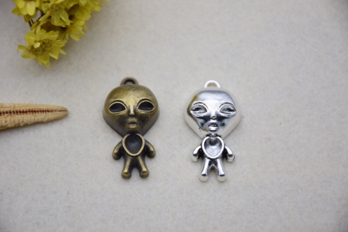 12 Alien Charm Pendant,et Ornament Necklace Charm,jewelry Charm,jewelry ...