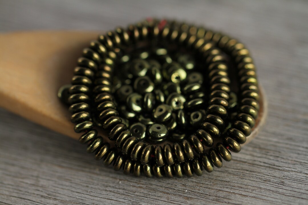 100 Metallic Antique Aztec Gold Lustre Opaque Jet Black Glass DISC ...