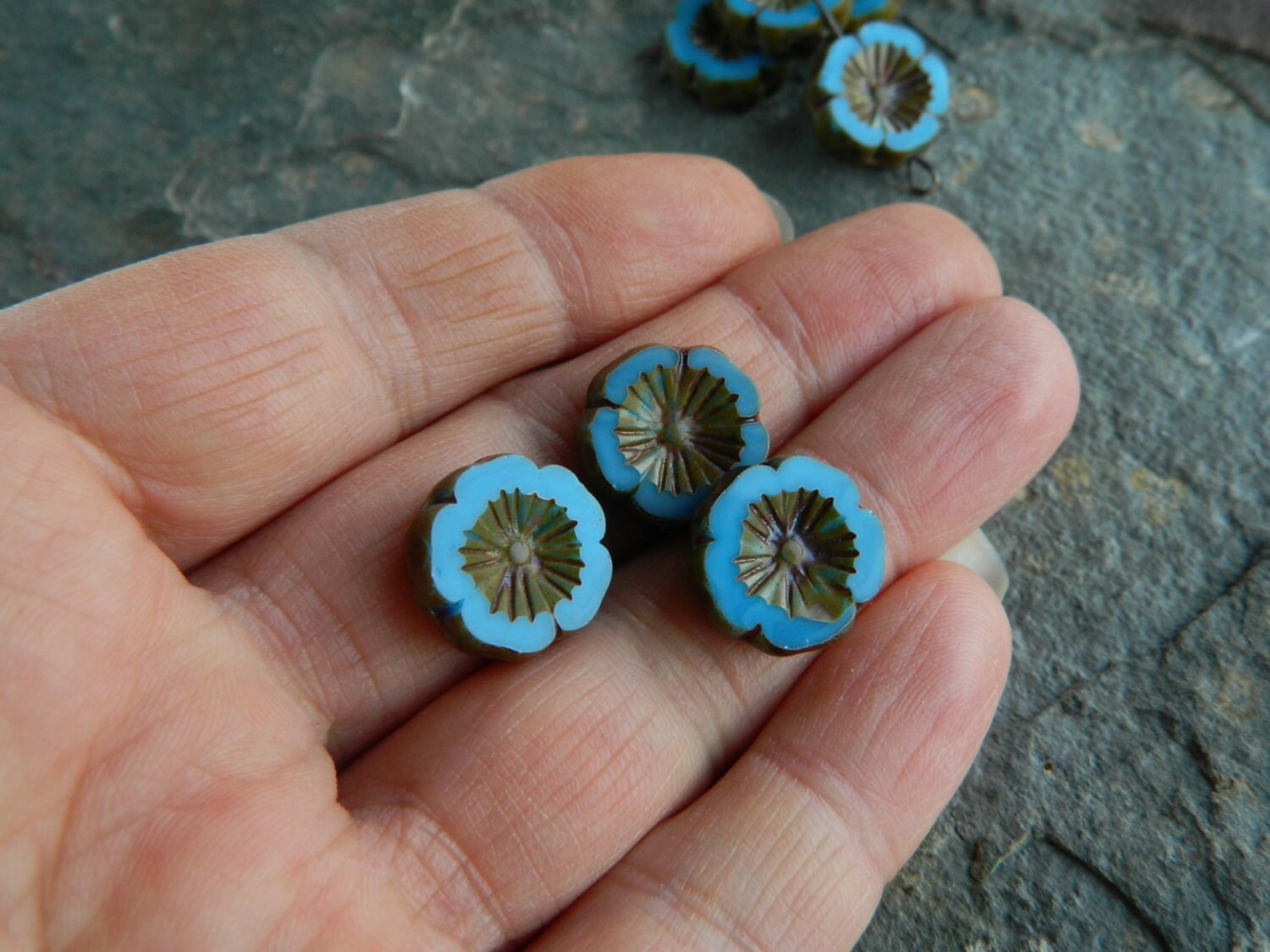 10 Rustic Picasso Azure Blue PANSY FLOWER Beads 14mm Czech | Etsy