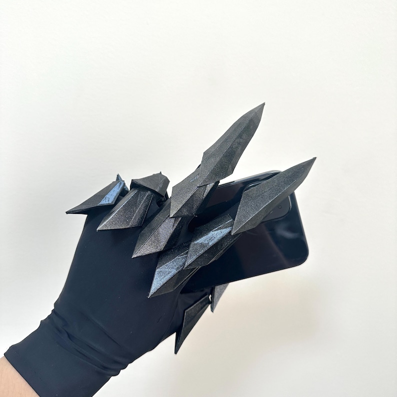 Articulated "shadow-sparkle" Claw Gloves: Cosplay Armor, Futuristic ...