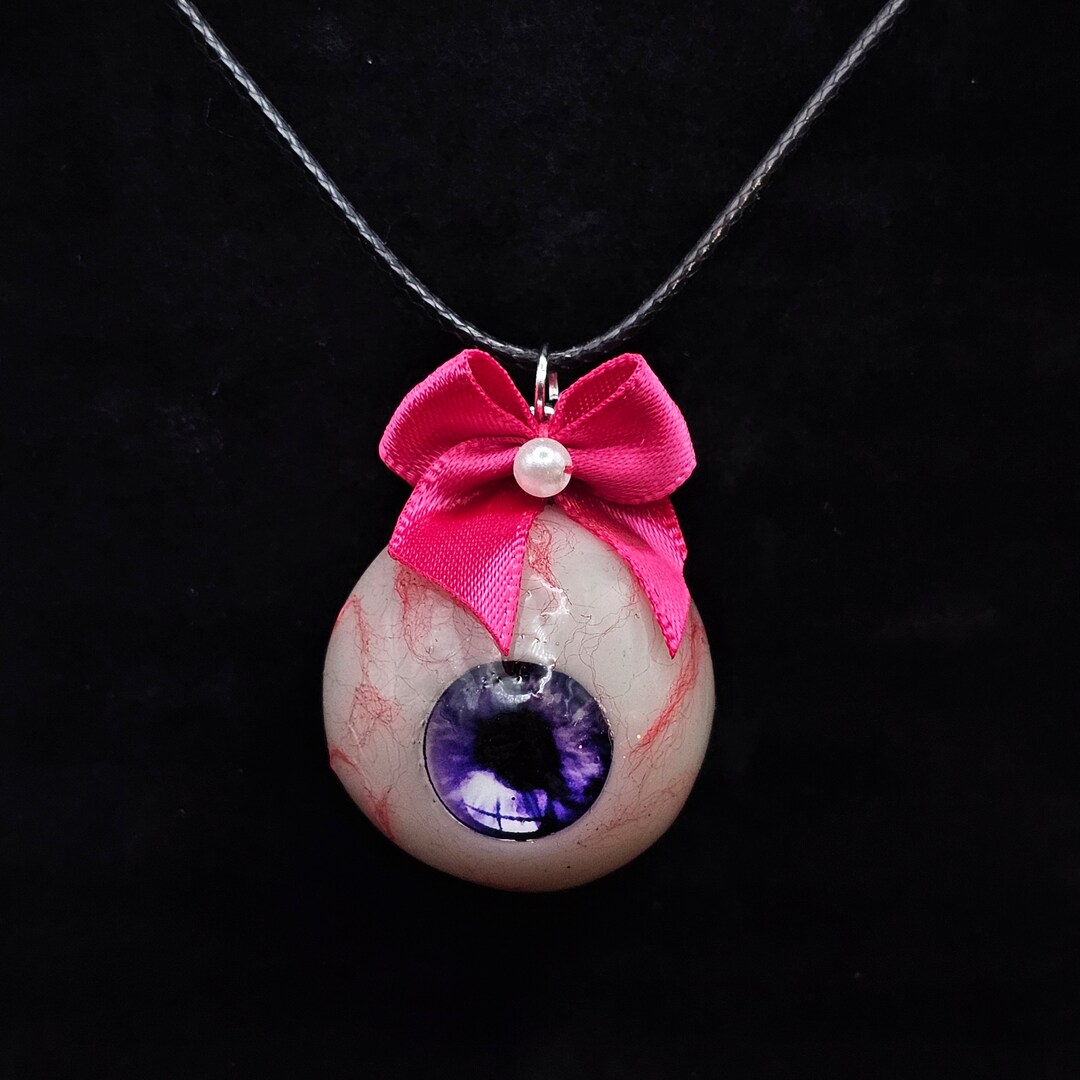 Creepy Cute Realistic Eyeball Necklace, Halloween Jewelry, Oddities ...