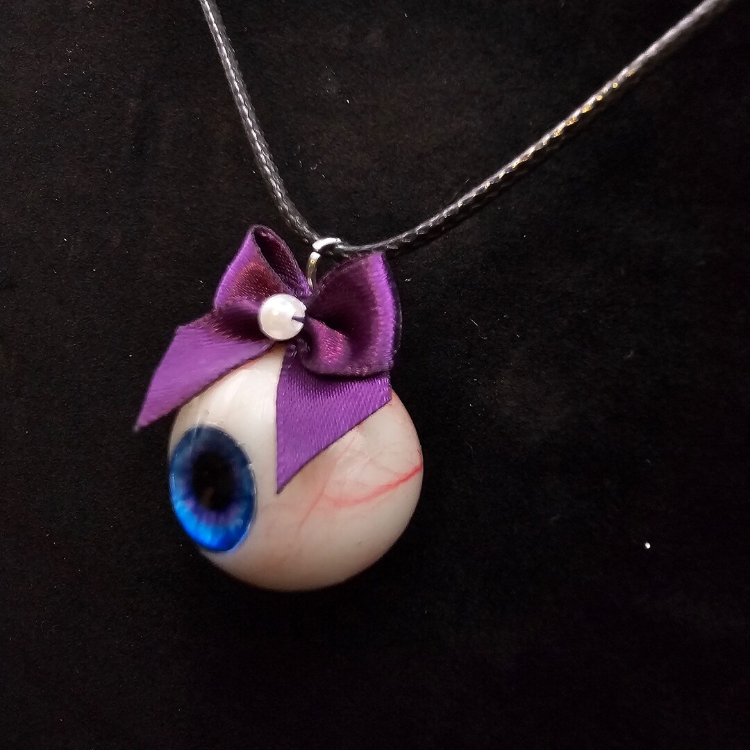 Creepy Cute Realistic Eyeball Necklace, Halloween Jewelry, Oddities ...