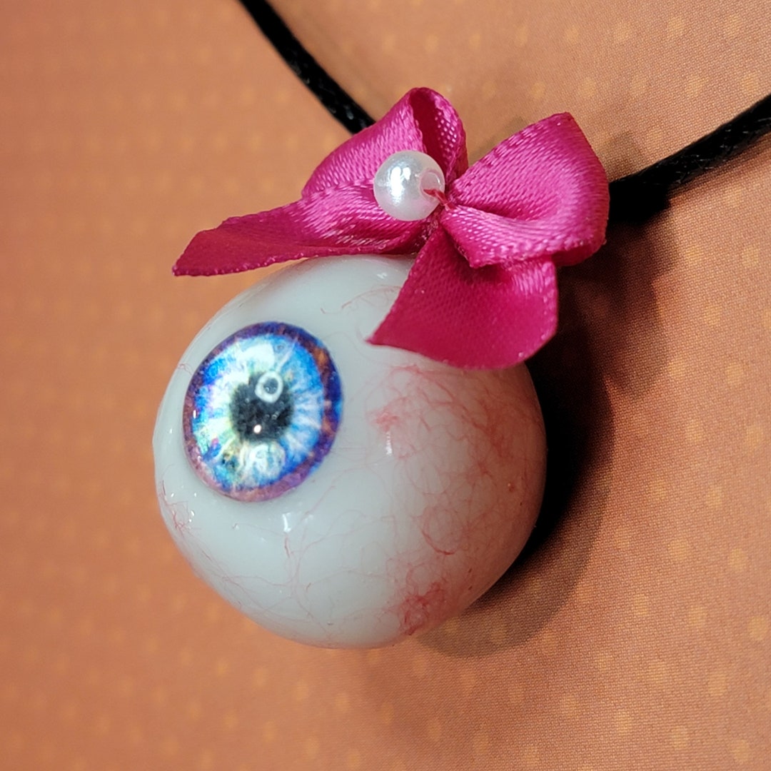 Creepy Cute Realistic Eyeball Necklace Halloween Jewelry - Etsy