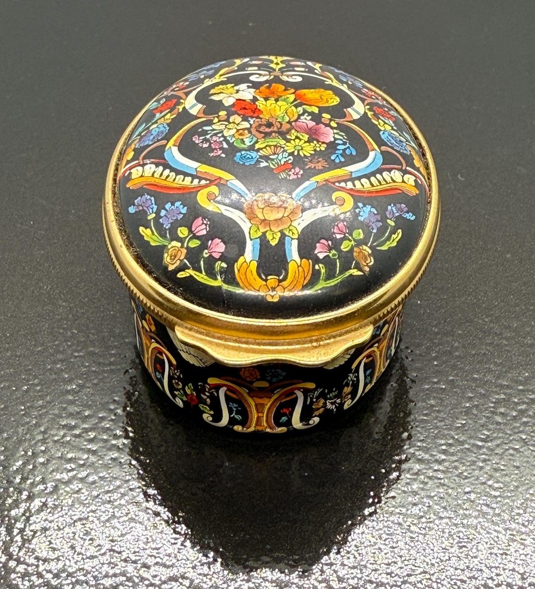 Vintage Christmas 1988 Gucci Limited Edition Artistic Porcelain Pill ...