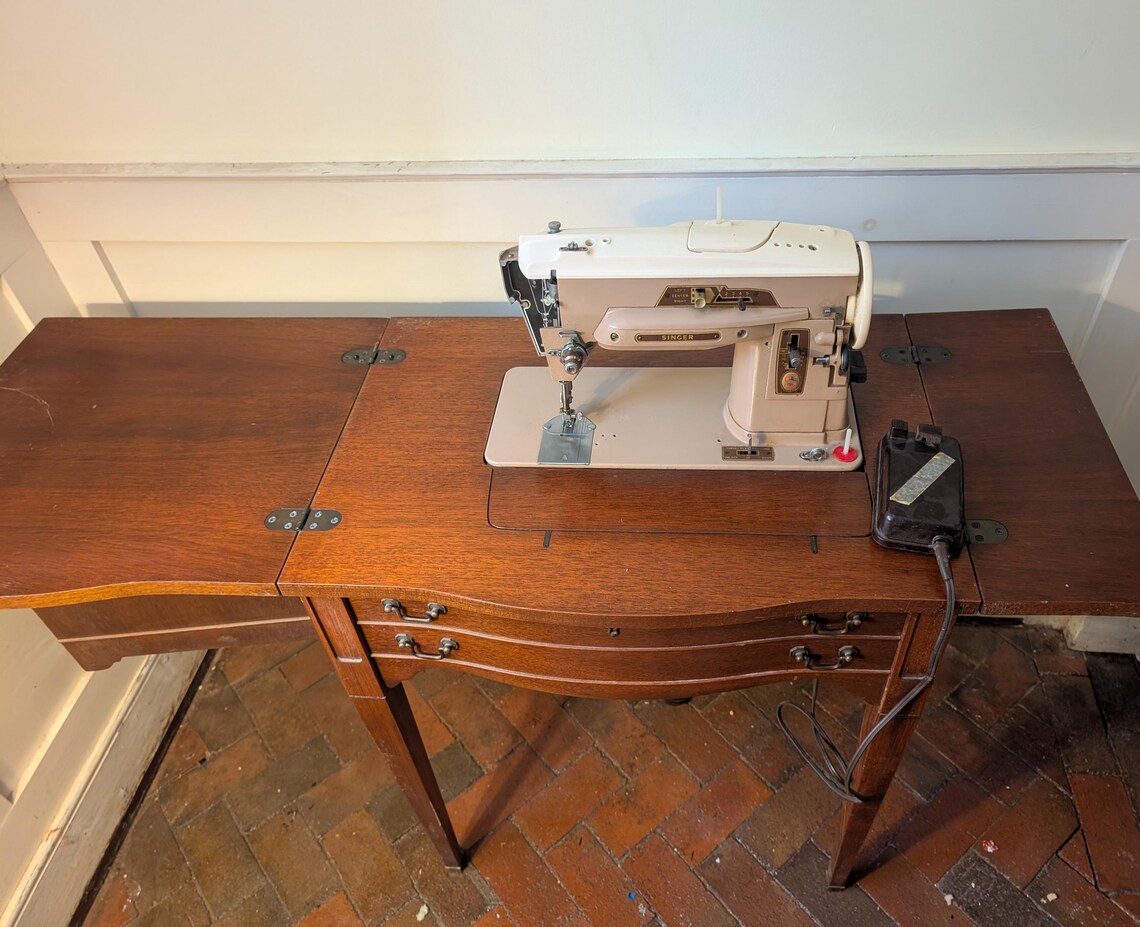 Vintage Singer Sewing Machine Hides Inside Table. - Etsy