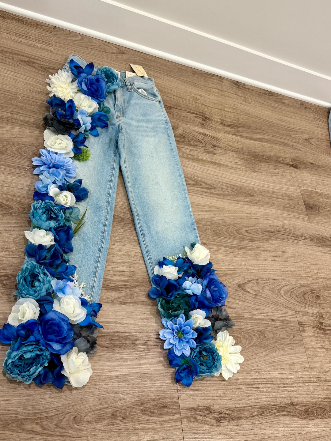 READY TO SHIP! Custom Flower Decorated Jeans Perfect for Spring Time ...