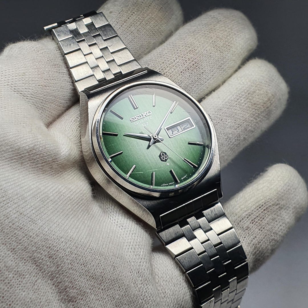 Seiko Aug. 1975 "09qz" Green Kiwi Fumé Dial, Triple Font Day, Bilingual ...